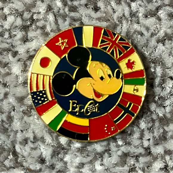 Disney | Other | Disney Trading Pin Walt Disney World Epcot Flags ...